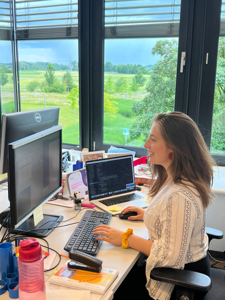 El universo de Teresa Paneque, la joven astrónoma que divulga la ...