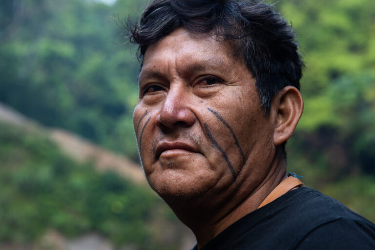 Expedición al Rostro Harakbut: documentando la lucha indígena por la ...