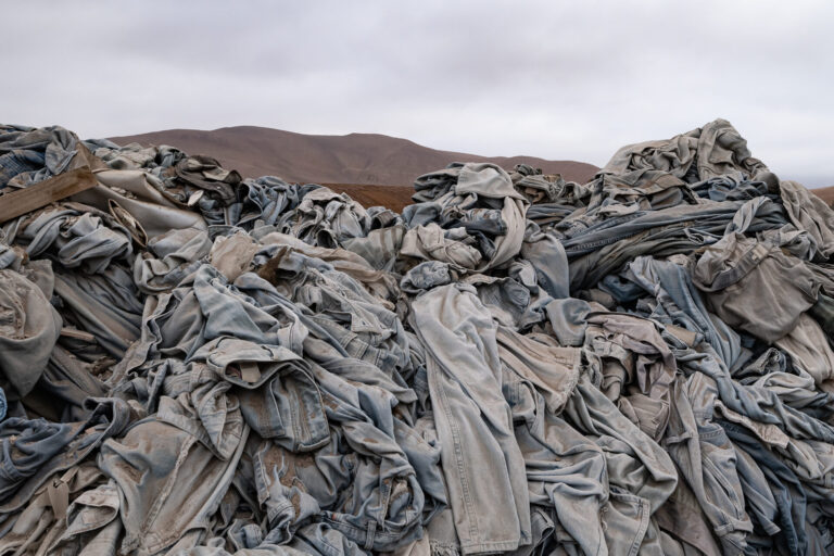 De Atacama a Helsinki: Alertando sobre la basura textil a través del ...